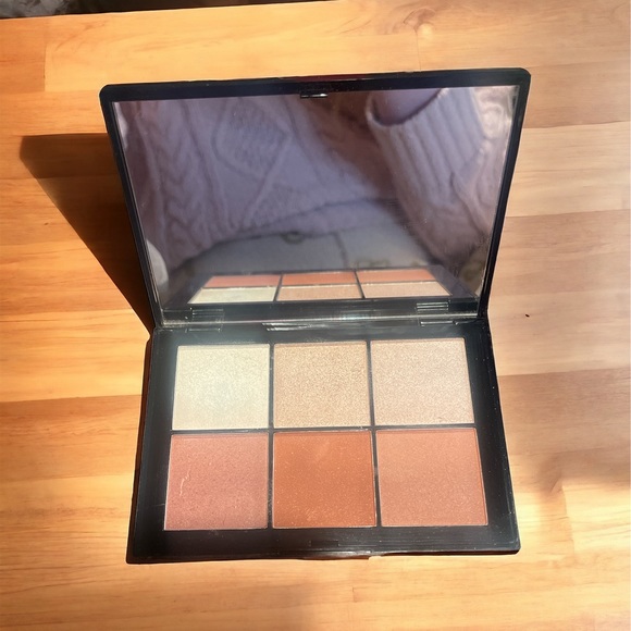 Makeup | Posh Powder Pallet | Poshmark